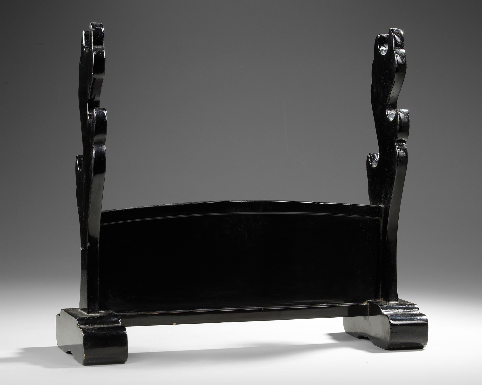 A JAPANESE LACQUERED KATANA-SWORD STAND, MEIJI PERIOD (1868-1912)