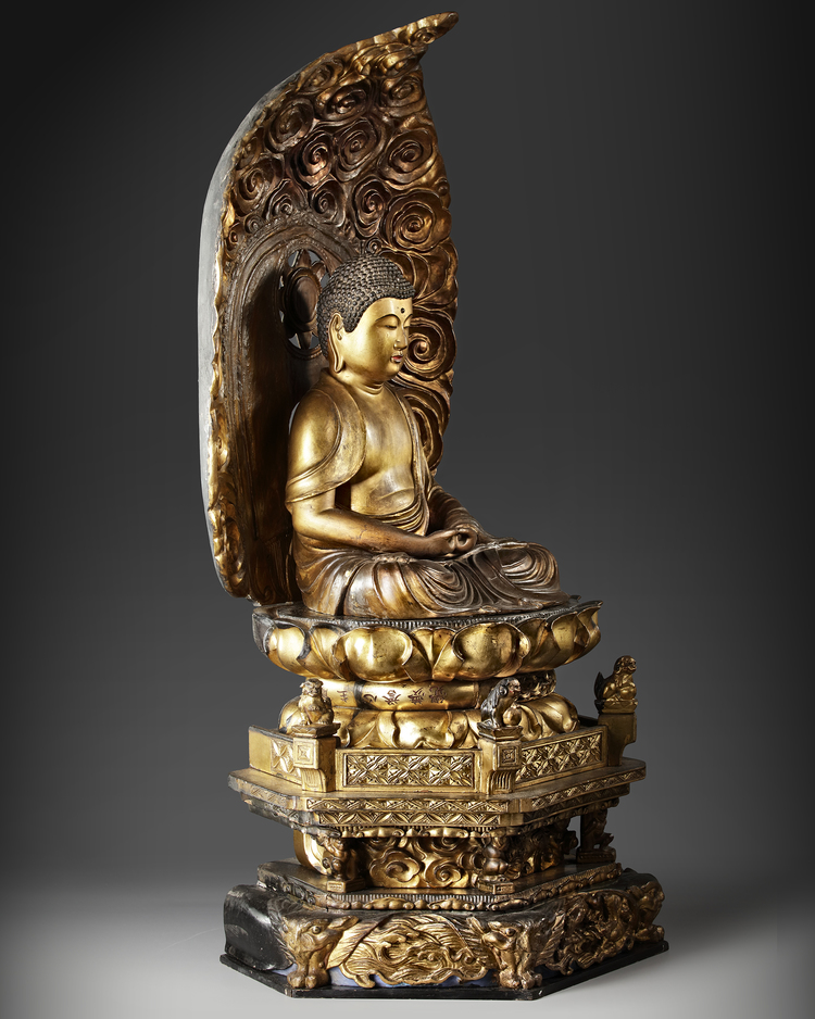 A LARGE JAPANESE AMIDA BUDDHA ON A THRONE WITH LARGE MANDORLA, EDO ...