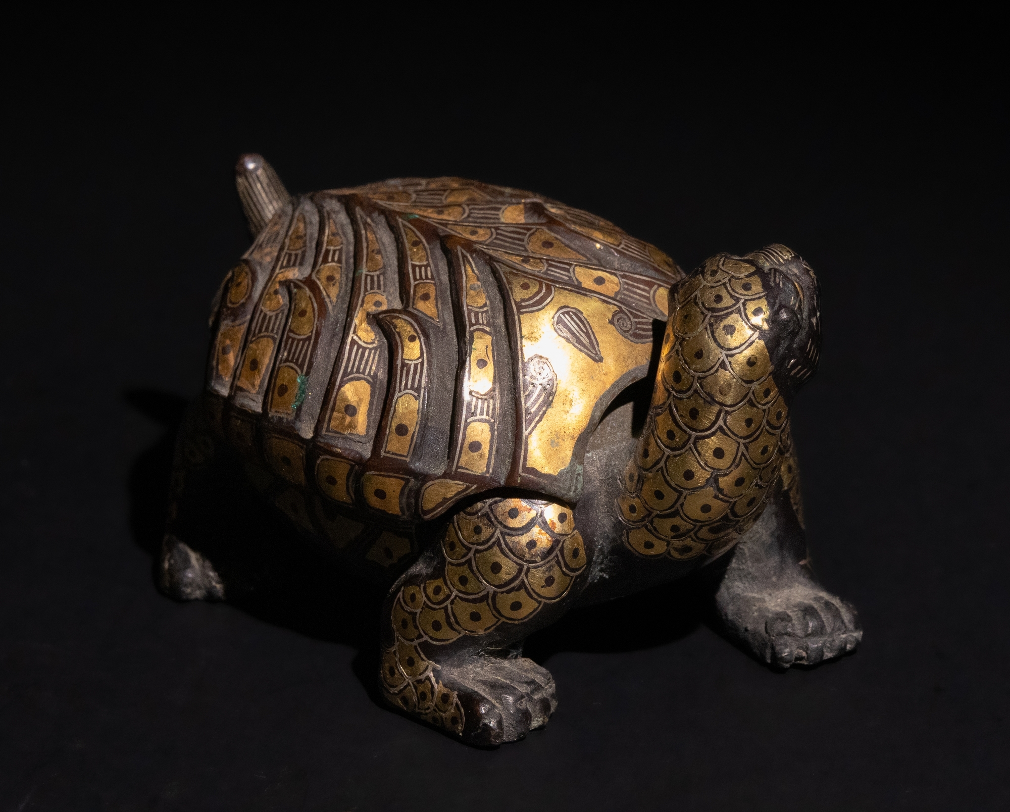 A CHINESE BRONZE TORTOISE CONTAINER