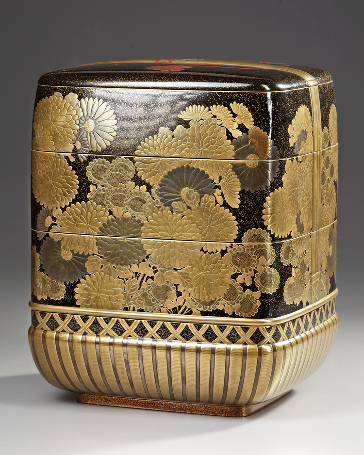 A JAPANESE GOLD LACQUERED BENTO BOX — CHRYSANTHEMUM ELEGANCE IN BAMBOO ...