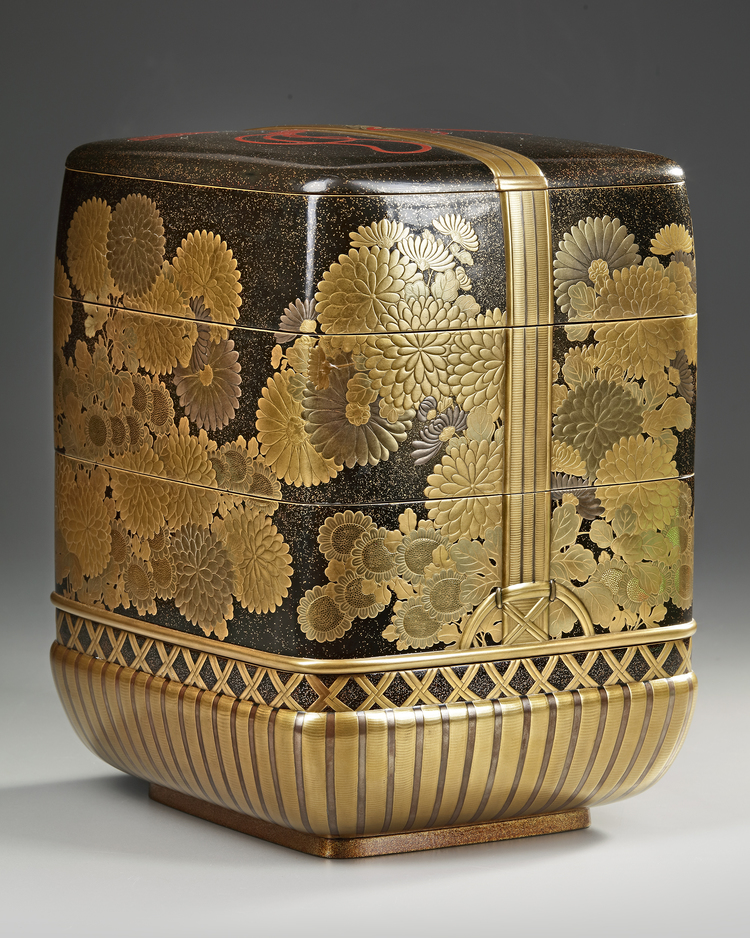 A JAPANESE GOLD LACQUERED BENTO BOX — CHRYSANTHEMUM ELEGANCE IN BAMBOO ...