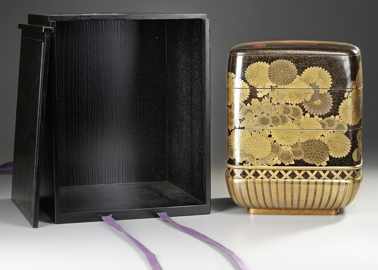 A JAPANESE GOLD LACQUERED BENTO BOX — CHRYSANTHEMUM ELEGANCE IN BAMBOO ...
