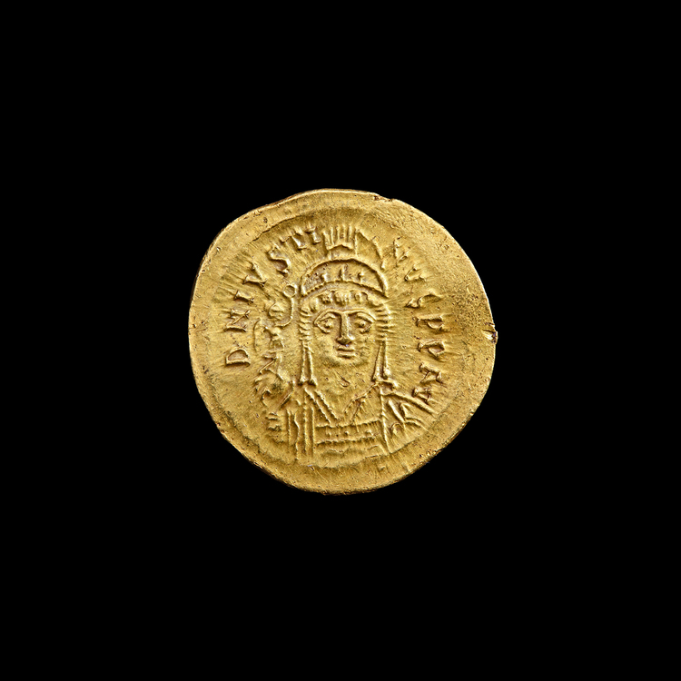 BYZANTINE SOLIDUS OF JUSTIN II – GOLD COIN FROM CONSTANTINOPLE (565–578 AD)